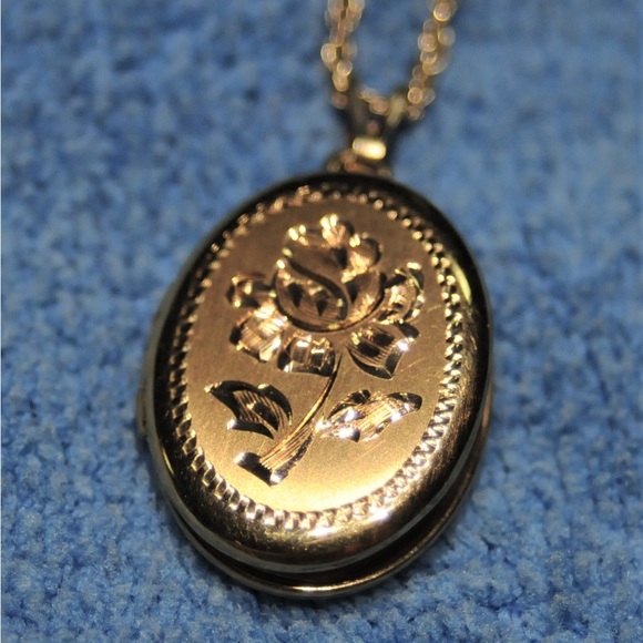Source Unknown | Jewelry | Vintage Locket With Rose Engraved Solid 6 Kt ...